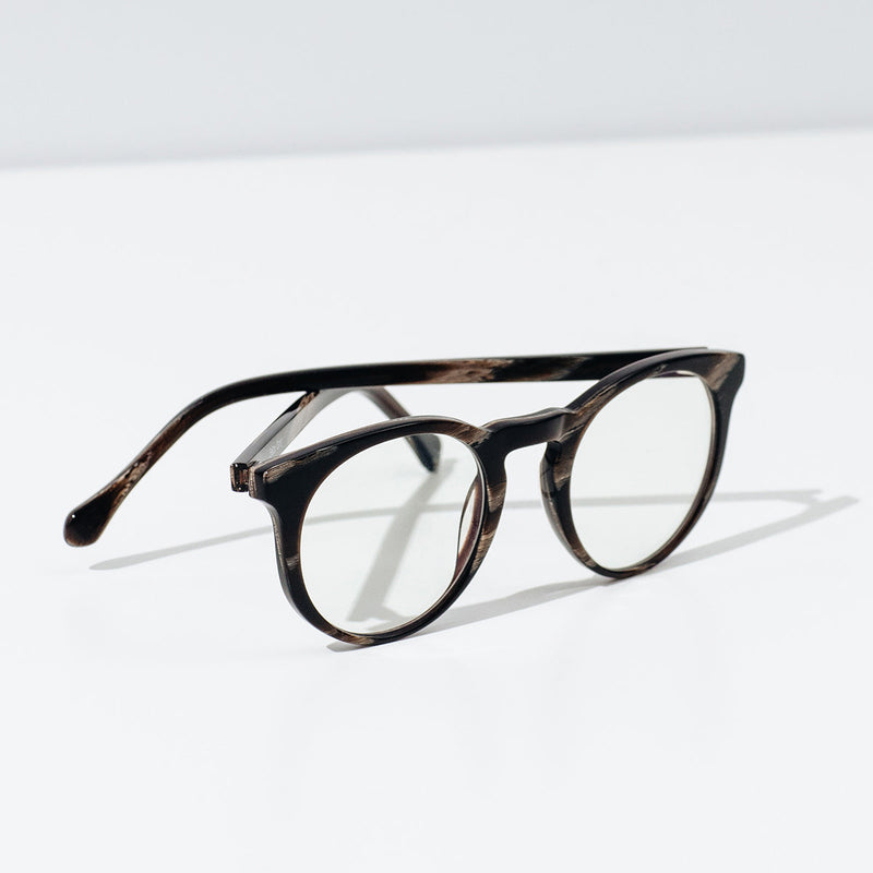 How to Adjust Plastic Glasses: An Easy Guide